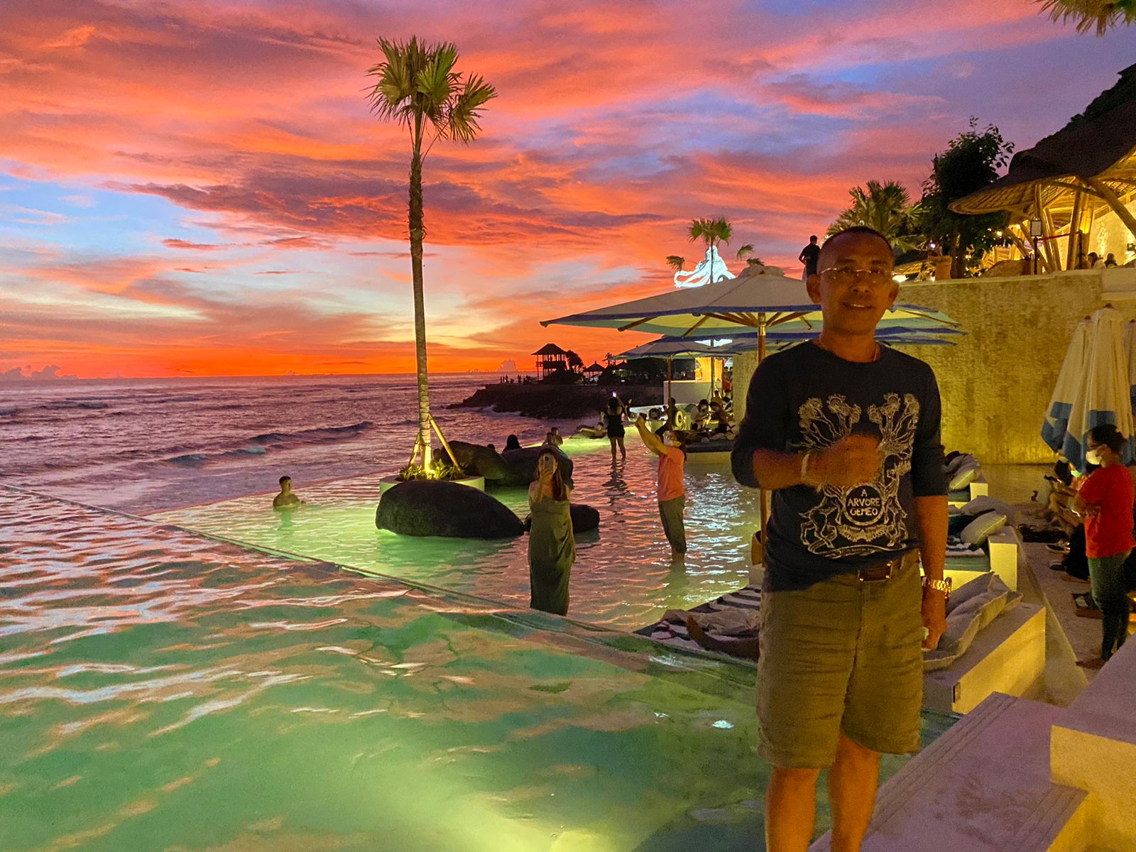 Disel Tutup Senja Terakhir 2021, Optimis Sambut Tahun Baru 2022 - Bali ...