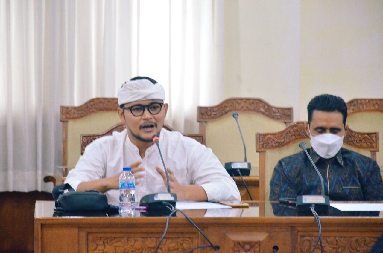 Pusat Tolak Terminal LNG Sidakarya, Agung Suyoga: Mari Hormati Bersama ...