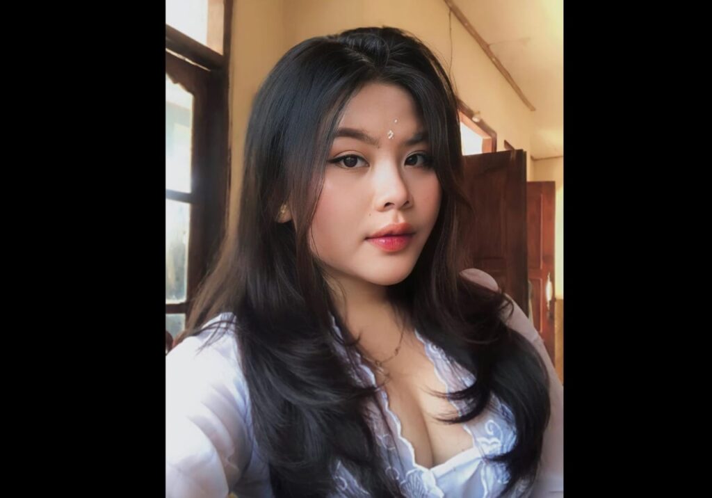 Difitnah Kebaya Cokelat Muda, Netizen Dukung Apryani: Kamu Semok, Dia Kurus - Bali Politika