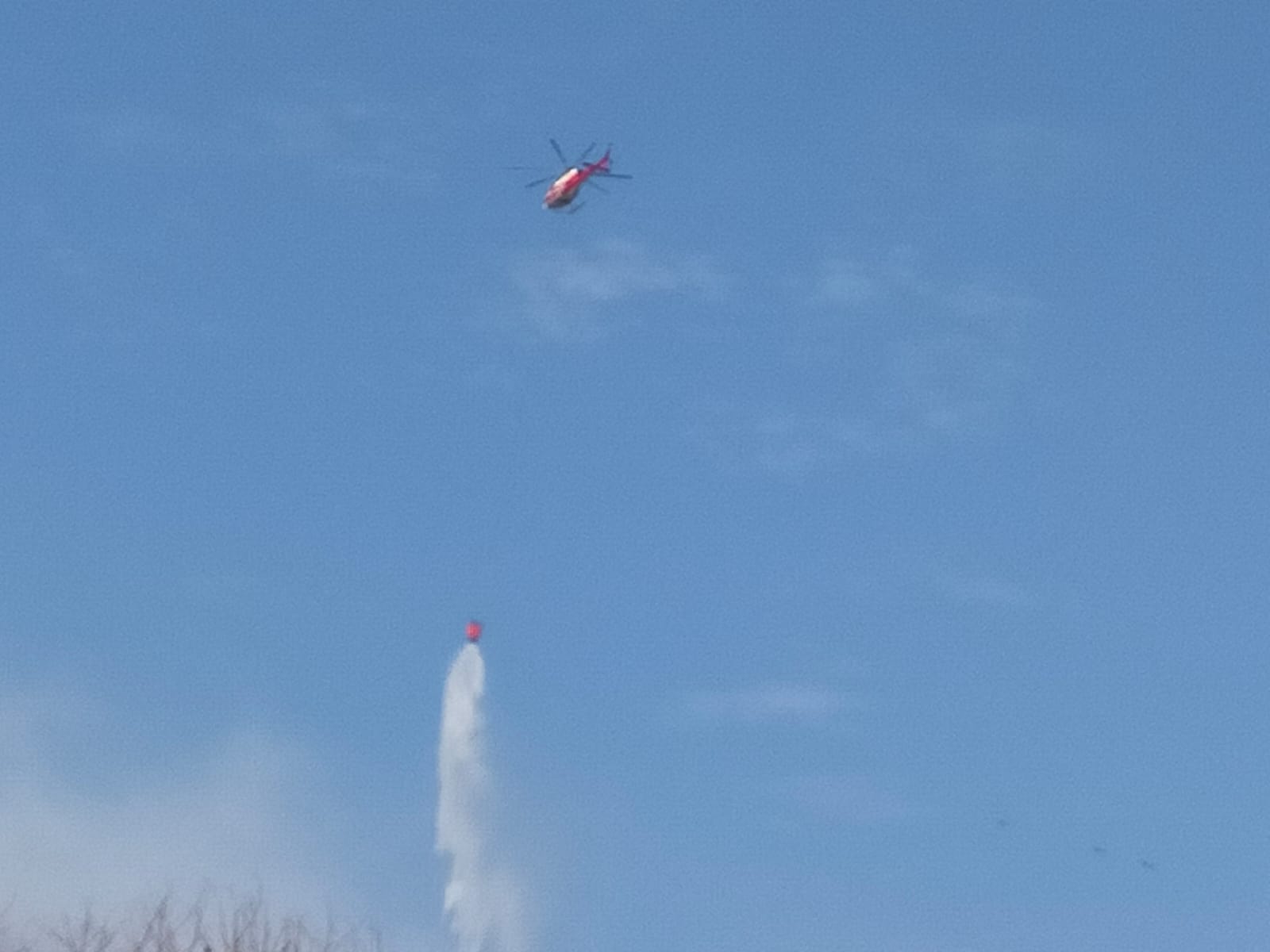 Water Bombing Padamkan Kebakaran TPA Suwung - Bali Politika