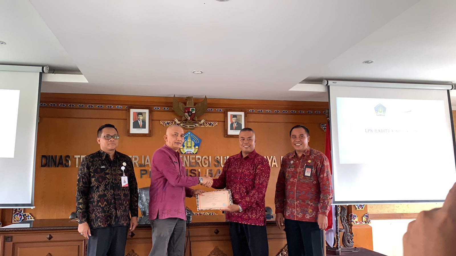 Raditya Widyatama Raih Sertifikat Akreditasi LPK 2023 - Bali Politika