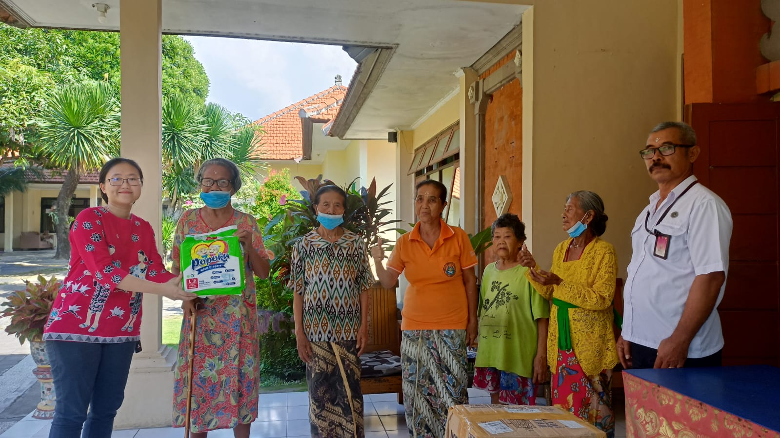 Hari Lansia Nasional ke-28, Kaneshiro Berbagi di Panti Jompo - Bali ...