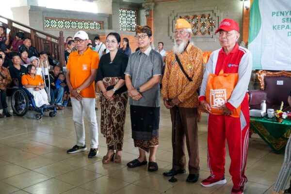 Adi Arnawa Hadir untuk Veteran, Lansia, dan Disabilitas - Bali Politika