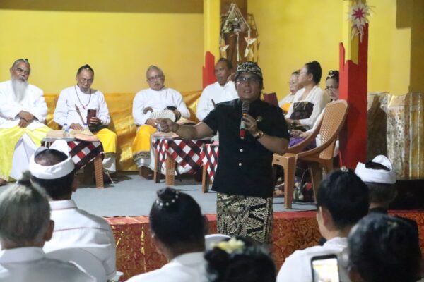 Giri Prasta: Sulinggih Adalah Pelita Zaman - Bali Politika